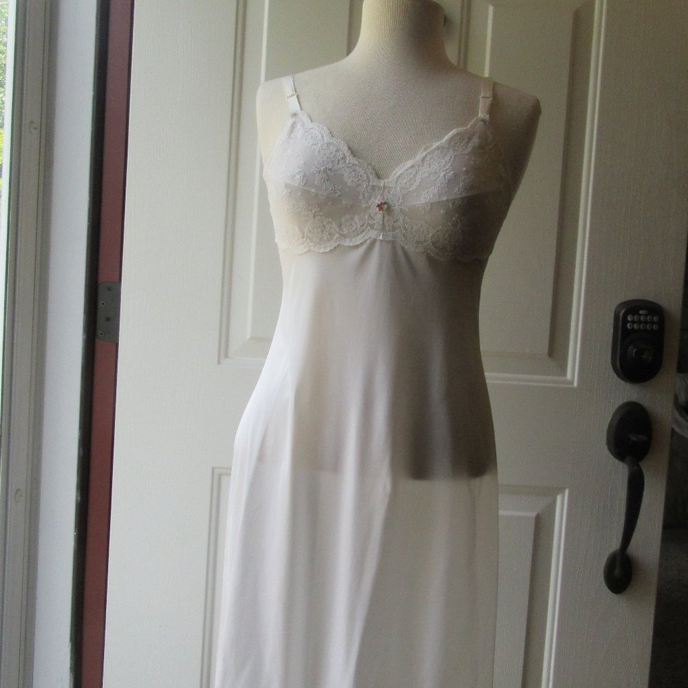 Vintage Lorraine White Full Slip With Lace & Embroide… - Gem